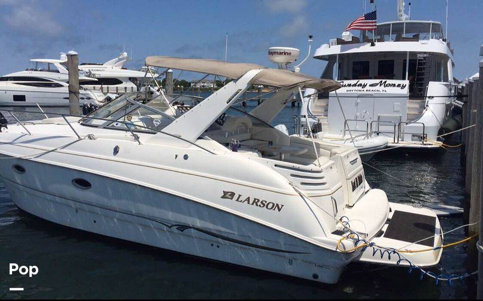 Larson 330 2002 - Marine Source