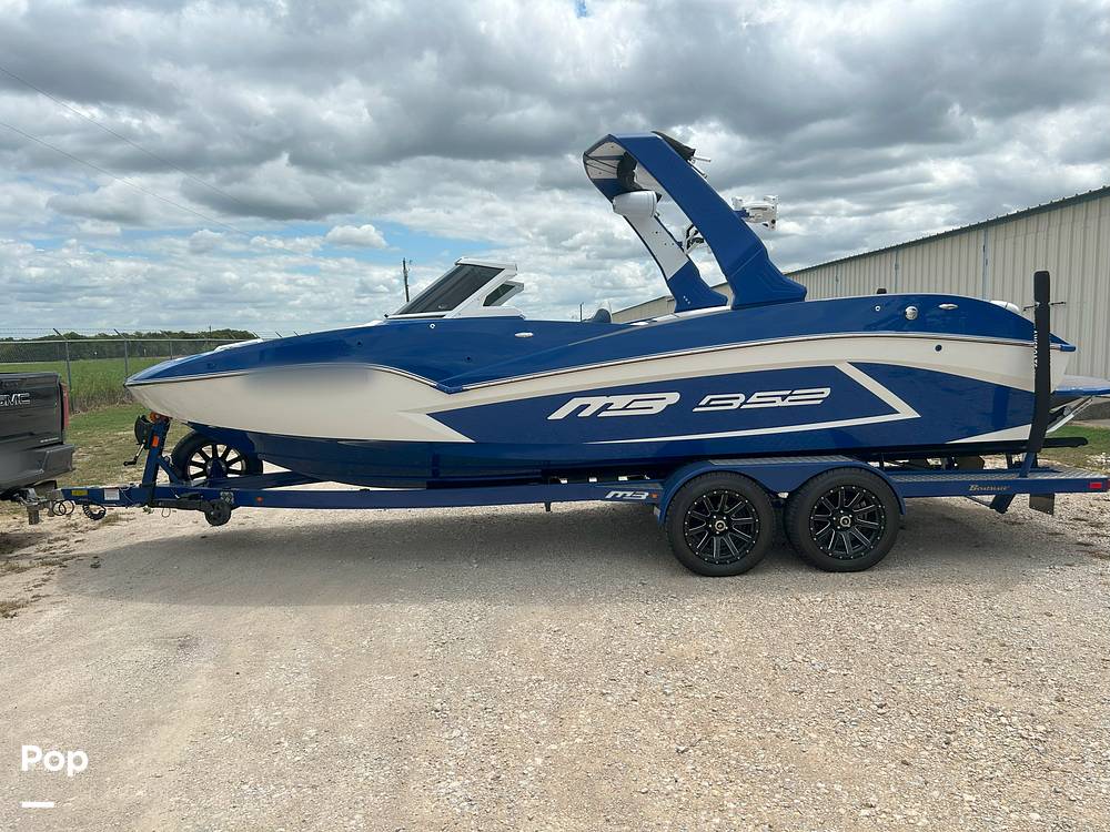 MB Sports B52 23 Alpha 2022 - Marine Source